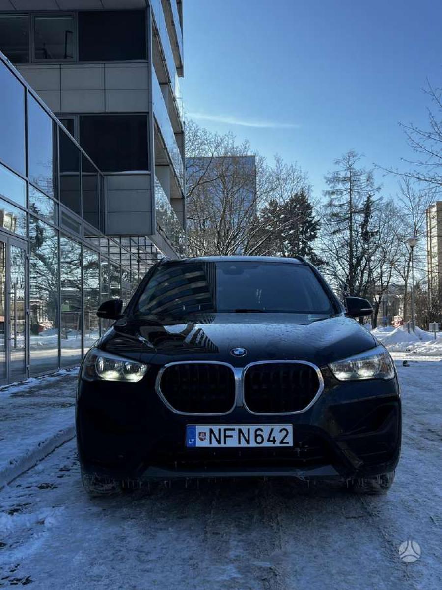 Melns BMW X1 2021 Viļņa, ar dzinēja tilpumu 1.50 L un nobraukumu 176 tūkst. km par 15900 €, foto 2 vietnē AUTOMOTO.COM.LV