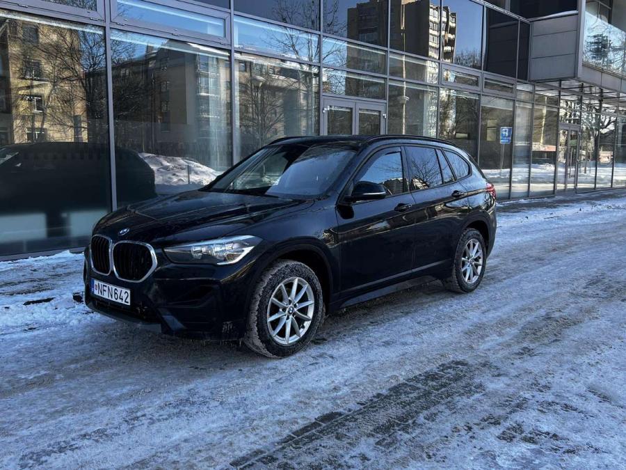 Melns BMW X1 2021 Viļņa, ar dzinēja tilpumu 1.50 L un nobraukumu 176 tūkst. km par 15900 €, foto 4 vietnē AUTOMOTO.COM.LV
