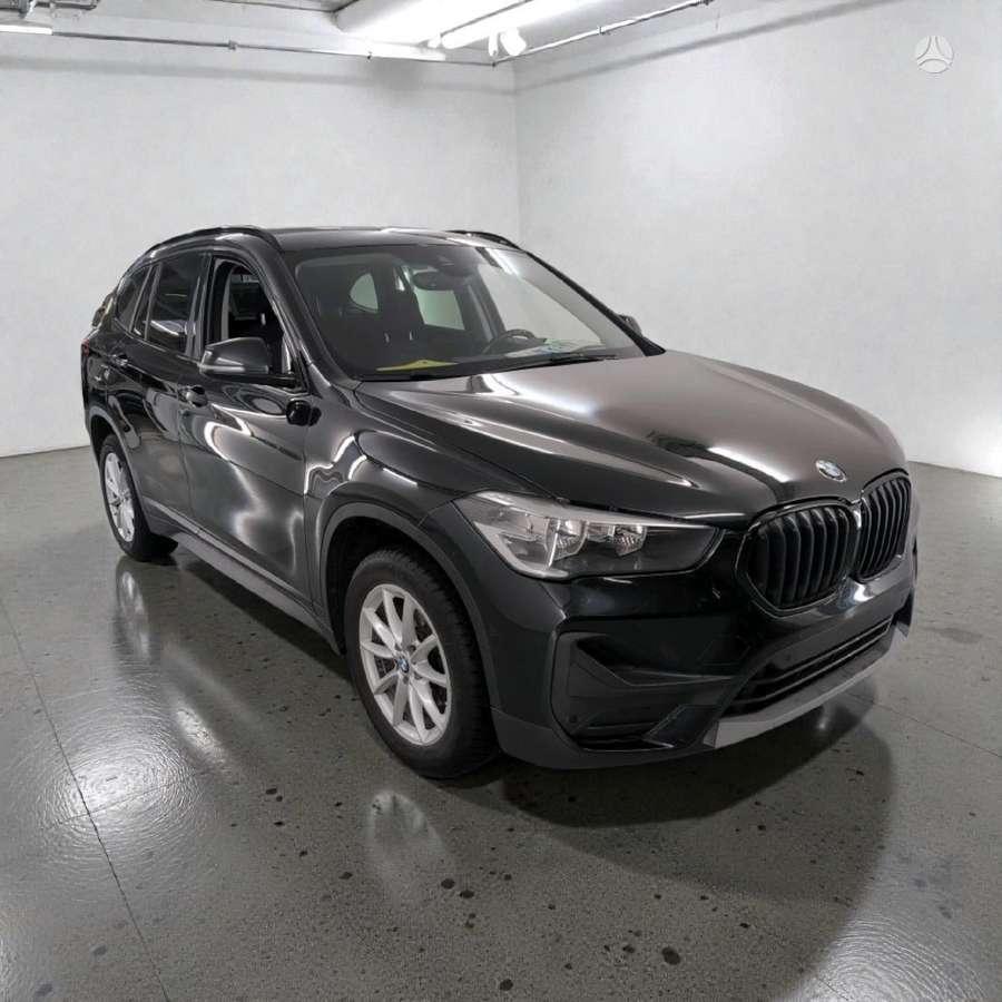 Black BMW X1 2021 in Vilnius, with an engine capacity of 1.50 L and mileage of 220 thousand km for 11798 €, photo 2 on AUTOMOTO.COM.LV
