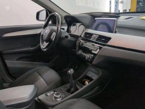 Black BMW X1 2021 in Vilnius, with an engine capacity of 1.50 L and mileage of 220 thousand km for 11798 €, photo 8 on AUTOMOTO.COM.LV