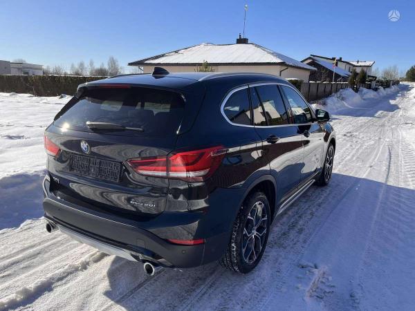 Black BMW X1 2021 in Vilnius, with an engine capacity of 2.00 L and mileage of 55 thousand km for 19900 €, photo 7 on AUTOMOTO.COM.LV