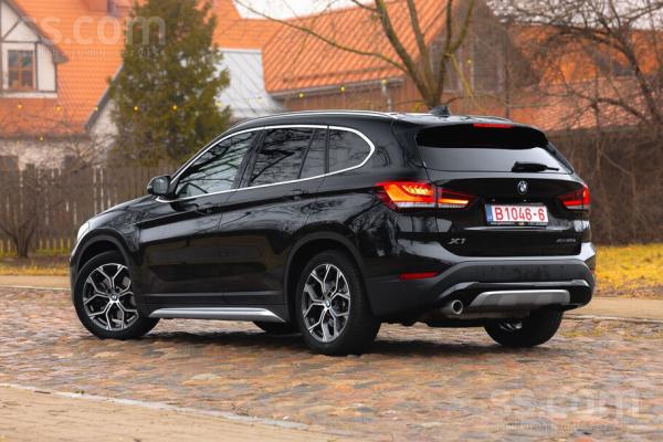 Melns BMW X1 2021 Jelgava, ar dzinēja tilpumu 1.50 L un nobraukumu 175 tūkst. km par 21900 €, foto 4 vietnē AUTOMOTO.COM.LV