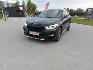 Black BMW X1 2021 in Vilnius, with an engine capacity of 2.00 L and mileage of 98 thousand km for 19500 €, photo 4 on AUTOMOTO.COM.LV