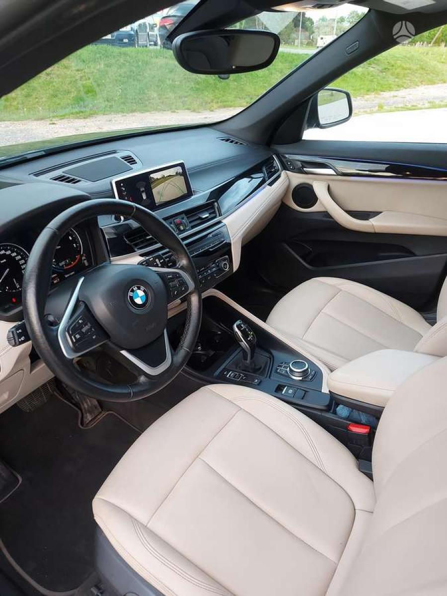 Black BMW X1 2021 in Vilnius, with an engine capacity of 2.00 L and mileage of 98 thousand km for 19500 €, photo 8 on AUTOMOTO.COM.LV
