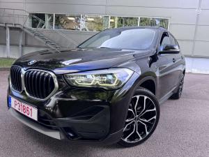 Black BMW X1 2021 in Alytus, with an engine capacity of 2.00 L and mileage of 339 thousand km for 13350 €, photo 3 on AUTOMOTO.COM.LV
