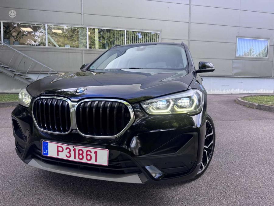 Black BMW X1 2021 in Alytus, with an engine capacity of 2.00 L and mileage of 339 thousand km for 13350 €, photo 7 on AUTOMOTO.COM.LV