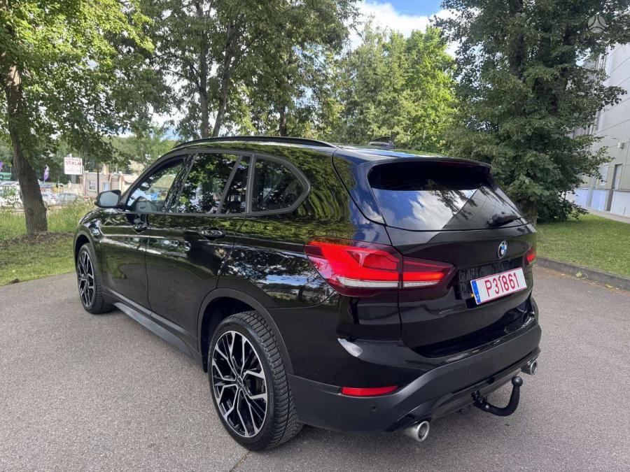 Black BMW X1 2021 in Alytus, with an engine capacity of 2.00 L and mileage of 339 thousand km for 13350 €, photo 13 on AUTOMOTO.COM.LV