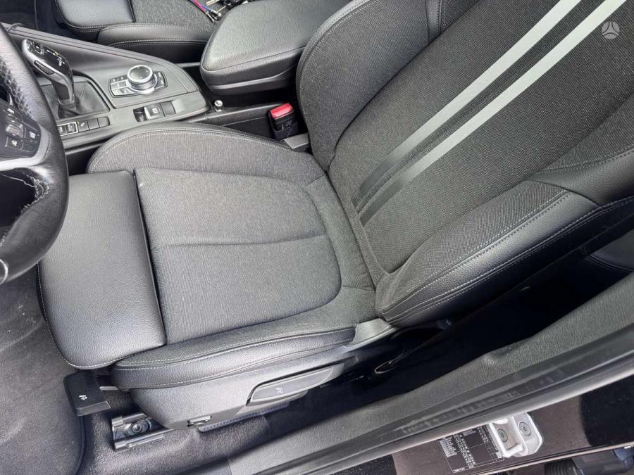 Black BMW X1 2021 in Alytus, with an engine capacity of 2.00 L and mileage of 339 thousand km for 13350 €, photo 17 on AUTOMOTO.COM.LV