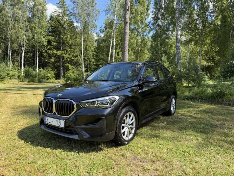 Melns BMW X1 2021 Rīga, ar dzinēja tilpumu 2.00 L un nobraukumu 0 tūkst. km par 19490 €, foto 1 vietnē AUTOMOTO.COM.LV