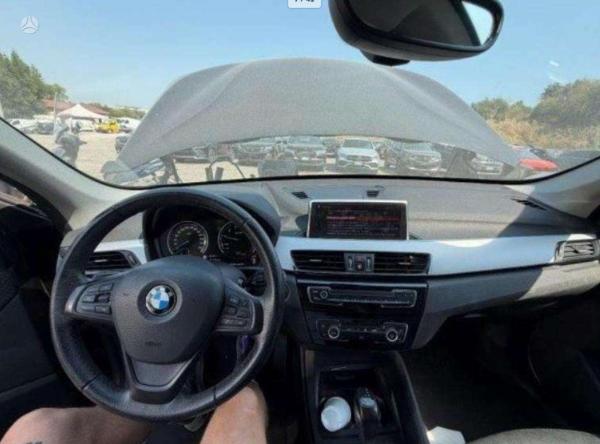 Black BMW X1 2021 in Kaunas, with an engine capacity of 1.50 L and mileage of 85 thousand km for 8500 €, photo 2 on AUTOMOTO.COM.LV