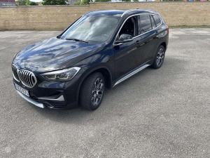 Melns BMW X1 2021 Mažeikiai, ar dzinēja tilpumu 1.50 L un nobraukumu 61 tūkst. km par 19800 €, foto  vietnē AUTOMOTO.COM.LV
