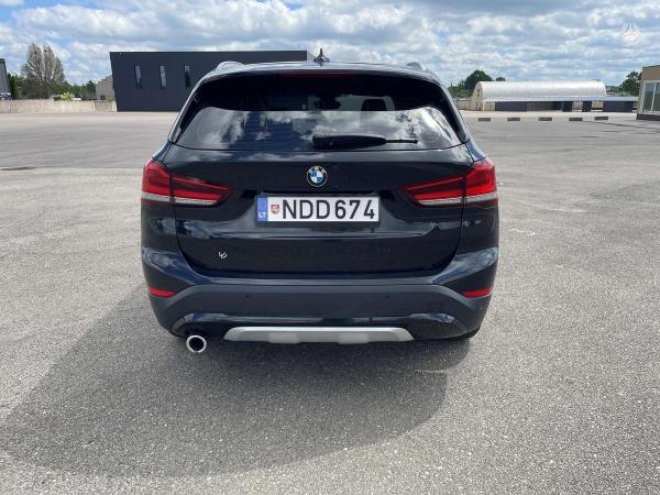 Black BMW X1 2021 in Mazeikiai, with an engine capacity of 1.50 L and mileage of 61 thousand km for 19800 €, photo 5 on AUTOMOTO.COM.LV