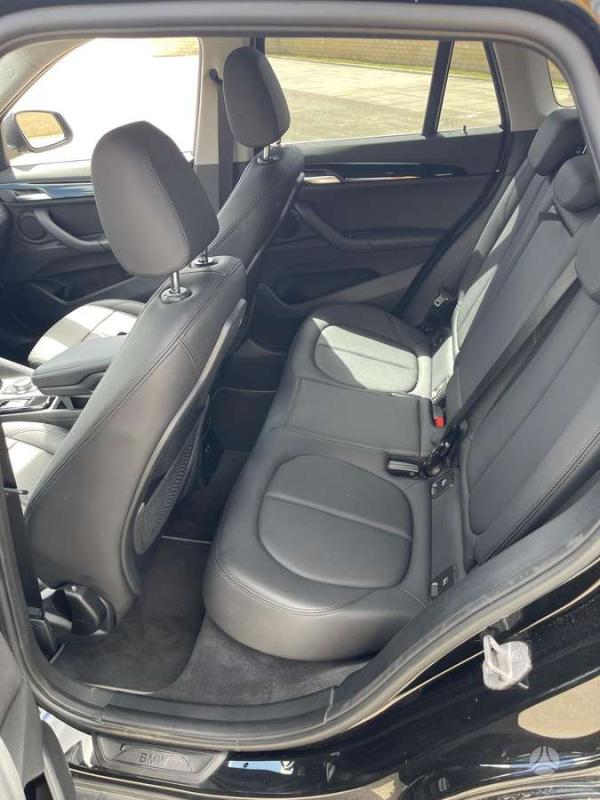 Black BMW X1 2021 in Mazeikiai, with an engine capacity of 1.50 L and mileage of 61 thousand km for 19800 €, photo 6 on AUTOMOTO.COM.LV