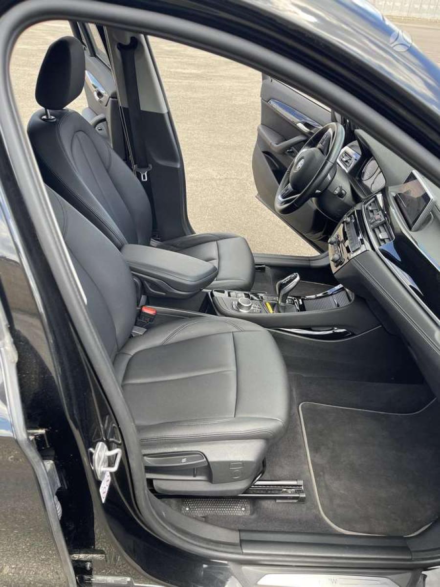 Black BMW X1 2021 in Mazeikiai, with an engine capacity of 1.50 L and mileage of 61 thousand km for 19800 €, photo 11 on AUTOMOTO.COM.LV