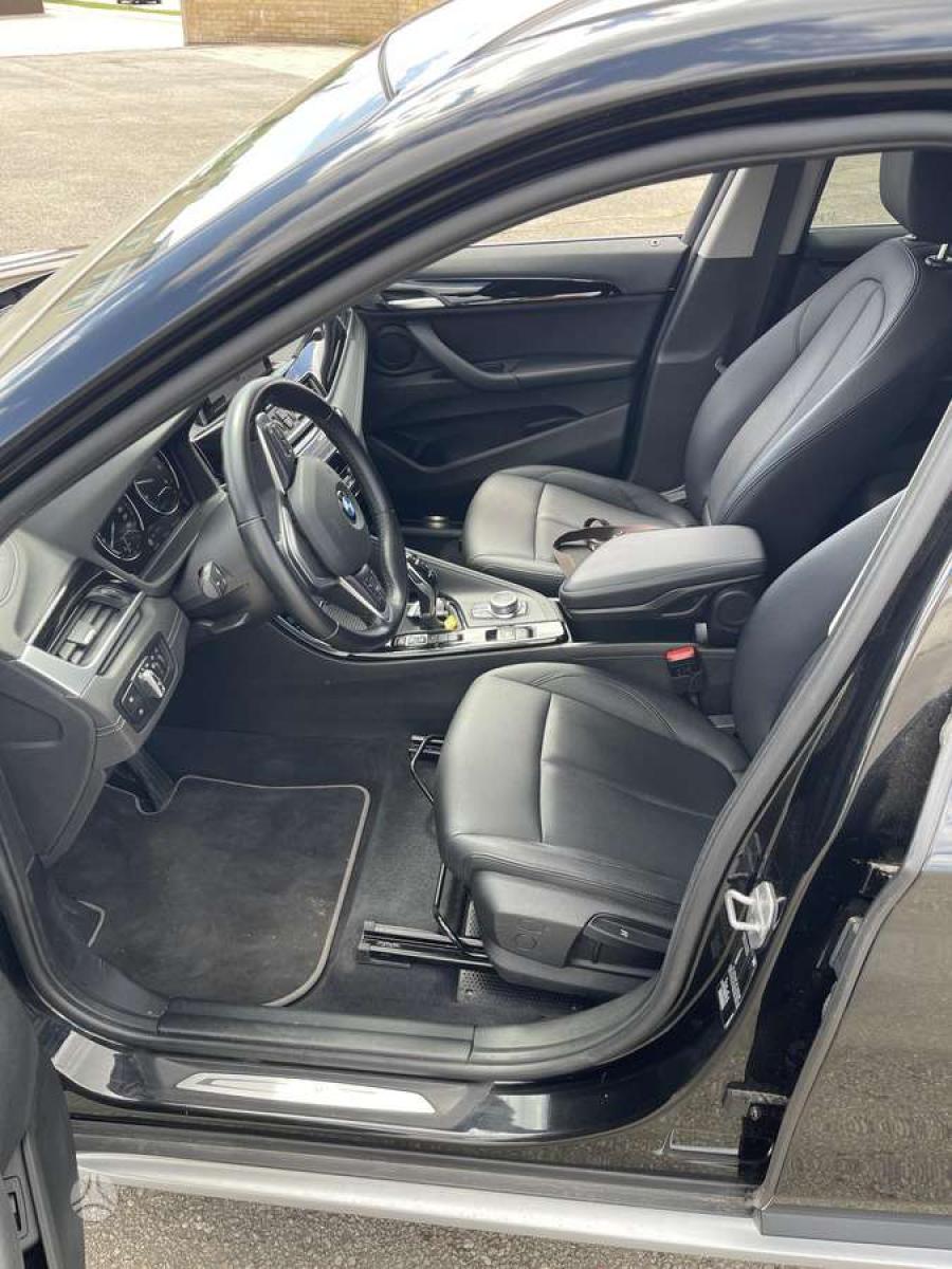 Black BMW X1 2021 in Mazeikiai, with an engine capacity of 1.50 L and mileage of 61 thousand km for 19800 €, photo 12 on AUTOMOTO.COM.LV