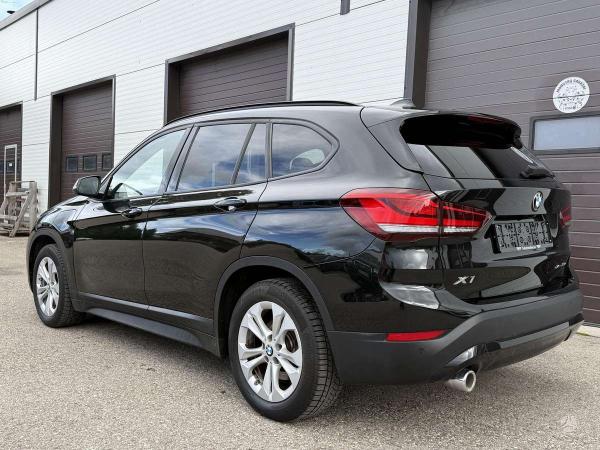 Melns BMW X1 2021 Utena, ar dzinēja tilpumu 1.50 L un nobraukumu 88 tūkst. km par 19900 €, foto 5 vietnē AUTOMOTO.COM.LV