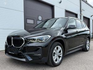 Black BMW X1 2021 in Utena, with an engine capacity of 1.50 L and mileage of 88 thousand km for 19800 €, photo 3 on AUTOMOTO.COM.LV