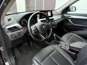 Black BMW X1 2021 in Utena, with an engine capacity of 1.50 L and mileage of 88 thousand km for 19800 €, photo 14 on AUTOMOTO.COM.LV