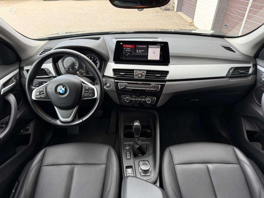 Black BMW X1 2021 in Utena, with an engine capacity of 1.50 L and mileage of 88 thousand km for 19800 €, photo 15 on AUTOMOTO.COM.LV