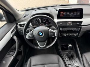 Black BMW X1 2021 in Utena, with an engine capacity of 1.50 L and mileage of 88 thousand km for 19800 €, photo 16 on AUTOMOTO.COM.LV