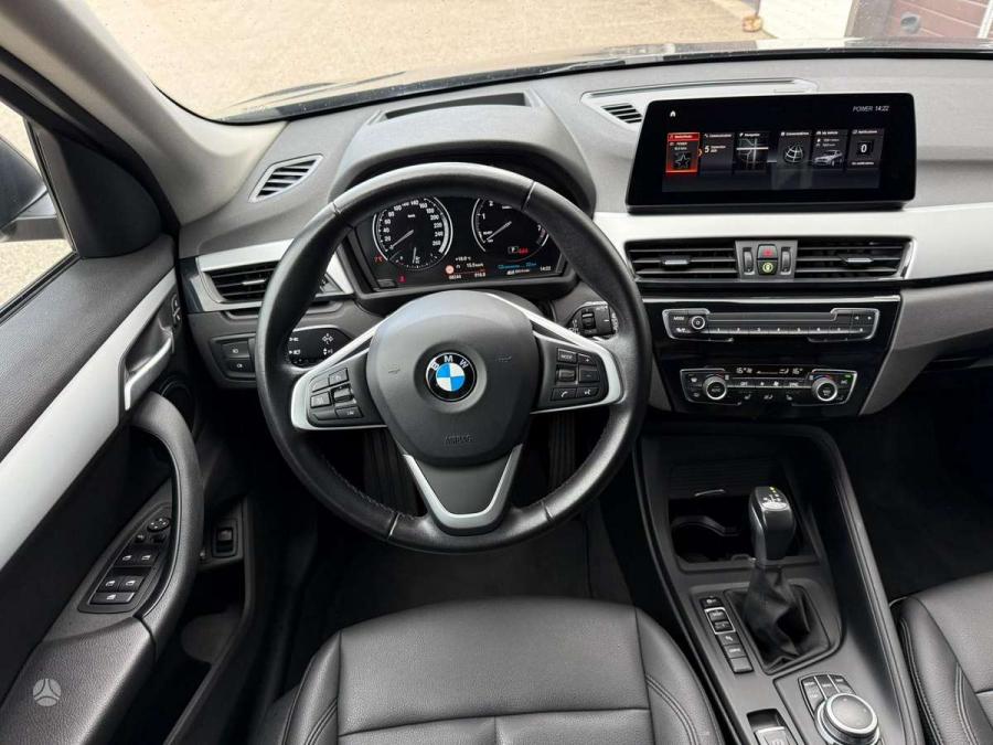 Black BMW X1 2021 in Utena, with an engine capacity of 1.50 L and mileage of 88 thousand km for 19800 €, photo 16 on AUTOMOTO.COM.LV