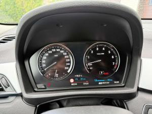 Black BMW X1 2021 in Utena, with an engine capacity of 1.50 L and mileage of 88 thousand km for 19800 €, photo 19 on AUTOMOTO.COM.LV