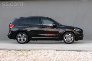 Melns BMW X1 2021 Jelgava, ar dzinēja tilpumu 1.50 L un nobraukumu 176 tūkst. km par 19500 €, foto 5 vietnē AUTOMOTO.COM.LV