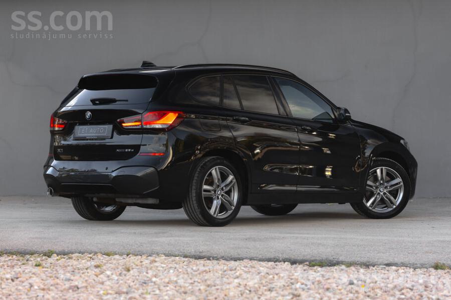 Melns BMW X1 2021 Jelgava, ar dzinēja tilpumu 1.50 L un nobraukumu 176 tūkst. km par 19500 €, foto 6 vietnē AUTOMOTO.COM.LV
