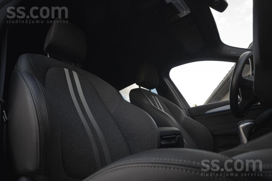Melns BMW X1 2021 Jelgava, ar dzinēja tilpumu 1.50 L un nobraukumu 176 tūkst. km par 19500 €, foto 14 vietnē AUTOMOTO.COM.LV