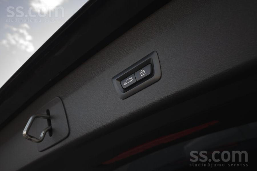 Melns BMW X1 2021 Jelgava, ar dzinēja tilpumu 1.50 L un nobraukumu 176 tūkst. km par 19500 €, foto 17 vietnē AUTOMOTO.COM.LV