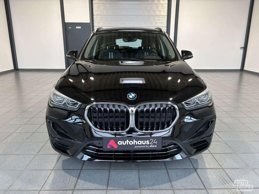 Black BMW X1 2022 in Kaunas, with an engine capacity of 2.00 L and mileage of 37 thousand km for 30067 €, photo 2 on AUTOMOTO.COM.LV