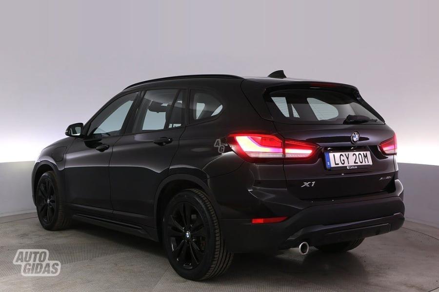 Melns BMW X1 2022 Kauņa, ar dzinēja tilpumu 0.00 L un nobraukumu 93 tūkst. km par 30977 €, foto 4 vietnē AUTOMOTO.COM.LV