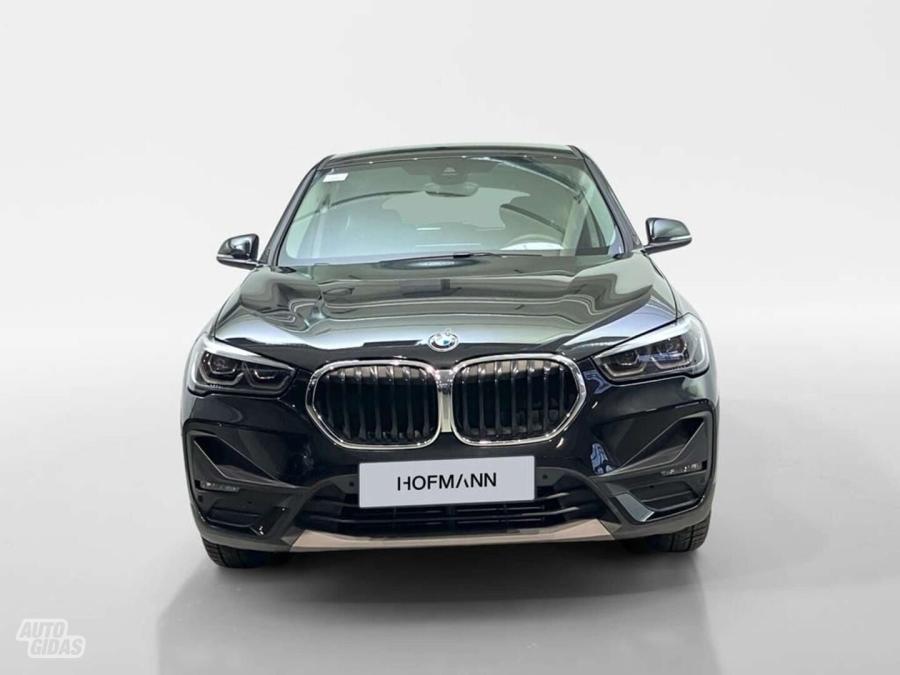 Melns BMW X1 2022 Kauņa, ar dzinēja tilpumu 1.50 L un nobraukumu 29 tūkst. km par 29962 €, foto 2 vietnē AUTOMOTO.COM.LV
