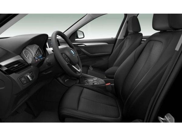 Black BMW X1 2022 in Kaunas, with an engine capacity of 1.50 L and mileage of 51 thousand km for 28956 €, photo 3 on AUTOMOTO.COM.LV