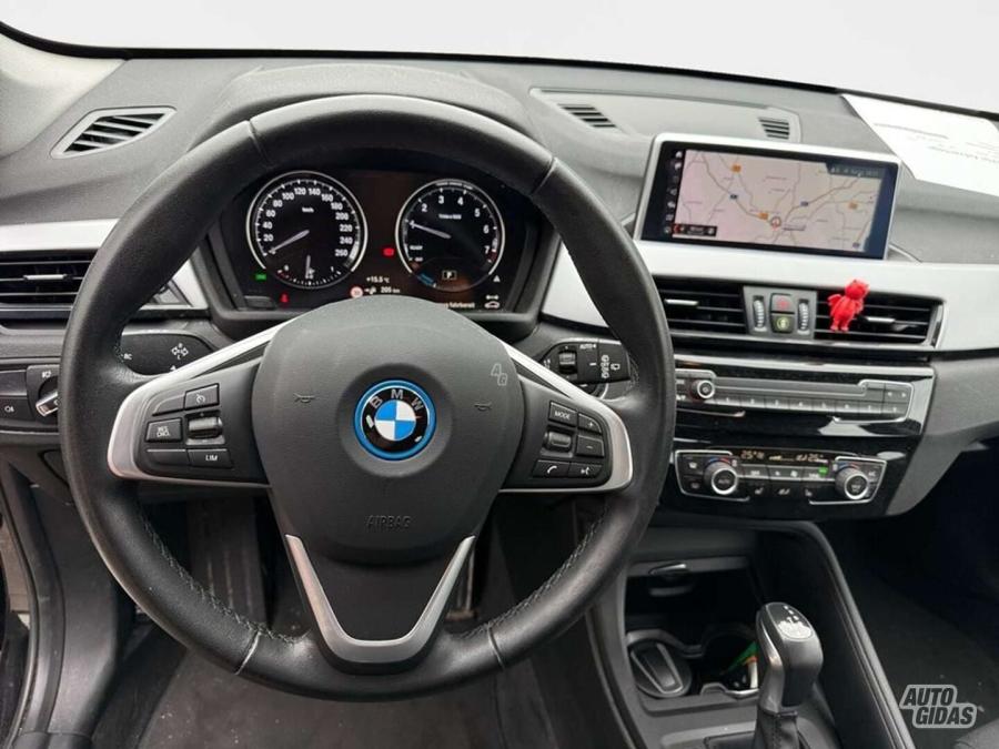 Black BMW X1 2022 in Kaunas, with an engine capacity of 1.50 L and mileage of 51 thousand km for 28875 €, photo 12 on AUTOMOTO.COM.LV