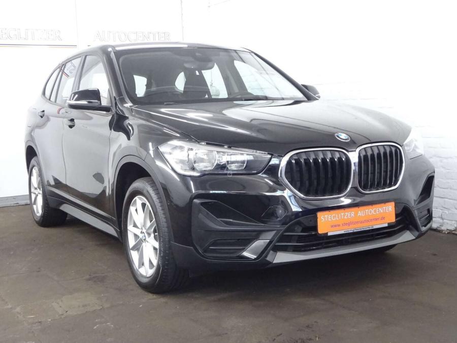 Melns BMW X1 2022 Kauņa, ar dzinēja tilpumu 1.50 L un nobraukumu 65 tūkst. km par 26830 €, foto 2 vietnē AUTOMOTO.COM.LV