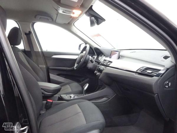 Melns BMW X1 2022 Kauņa, ar dzinēja tilpumu 1.50 L un nobraukumu 65 tūkst. km par 26830 €, foto 10 vietnē AUTOMOTO.COM.LV