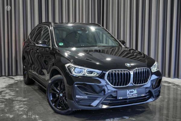 Black BMW X1 2022 in Marijampole, with an engine capacity of 2.00 L and mileage of 221 thousand km for 15950 €, photo 2 on AUTOMOTO.COM.LV