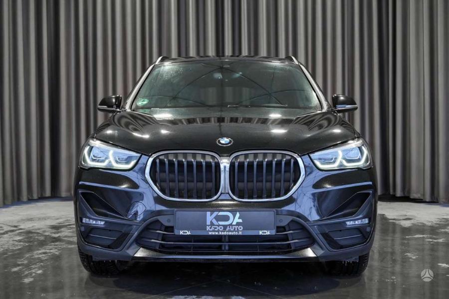 Melns BMW X1 2022 Marijampole, ar dzinēja tilpumu 2.00 L un nobraukumu 221 tūkst. km par 15950 €, foto 3 vietnē AUTOMOTO.COM.LV