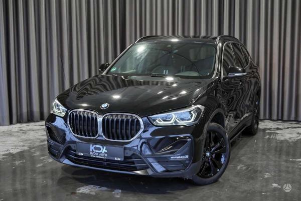 Black BMW X1 2022 in Marijampole, with an engine capacity of 2.00 L and mileage of 221 thousand km for 15950 €, photo 4 on AUTOMOTO.COM.LV
