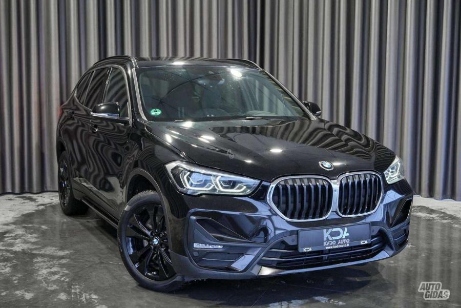 Black BMW X1 2022 in Marijampole, with an engine capacity of 2.00 L and mileage of 221 thousand km for 15950 €, photo 2 on AUTOMOTO.COM.LV
