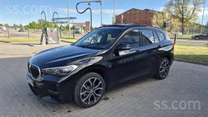 Black BMW X1 2022 in Liepaja, with an engine capacity of 2.00 L and mileage of 216 thousand km for 19990 €, photo 9 on AUTOMOTO.COM.LV