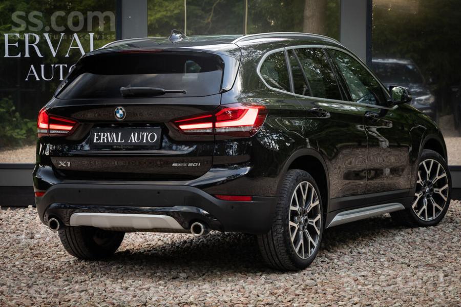 Black BMW X1 2022 in Jelgava, with an engine capacity of 2.00 L and mileage of 206 thousand km for 19500 €, photo 7 on AUTOMOTO.COM.LV