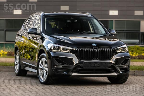 Black BMW X1 2022 in Jelgava, with an engine capacity of 1.50 L and mileage of 181 thousand km for 18900 €, photo 2 on AUTOMOTO.COM.LV