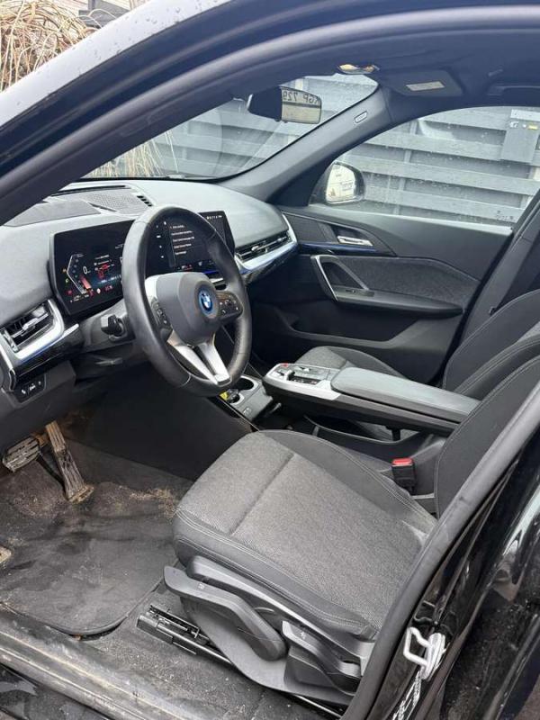 Melns BMW X1 2023 Kauņa, ar dzinēja tilpumu 1.50 L un nobraukumu 30 tūkst. km par 22869 €, foto 10 vietnē AUTOMOTO.COM.LV