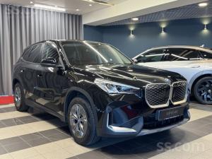 Black BMW X1 2023 in Riga, with an engine capacity of 2.00 L and mileage of 48 thousand km for 36190 €, photo 6 on AUTOMOTO.COM.LV