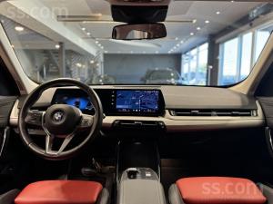 Black BMW X1 2023 in Riga, with an engine capacity of 2.00 L and mileage of 48 thousand km for 36190 €, photo 12 on AUTOMOTO.COM.LV