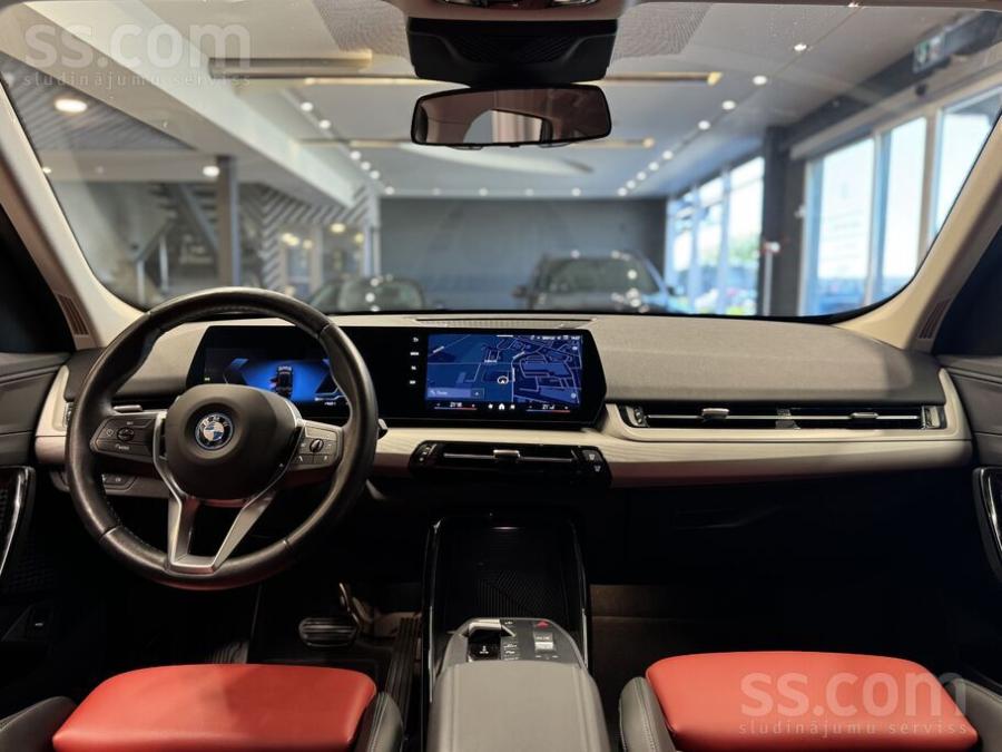 Black BMW X1 2023 in Riga, with an engine capacity of 2.00 L and mileage of 48 thousand km for 36190 €, photo 12 on AUTOMOTO.COM.LV