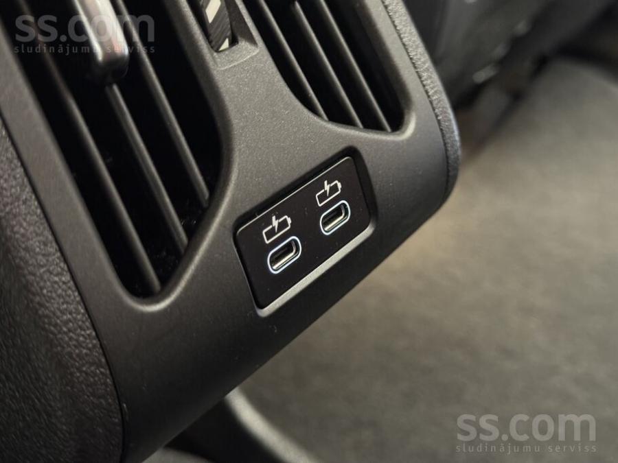 Black BMW X1 2023 in Riga, with an engine capacity of 2.00 L and mileage of 48 thousand km for 36190 €, photo 22 on AUTOMOTO.COM.LV