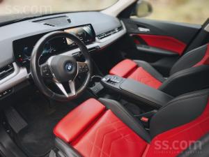 Black BMW X1 2023 in Jurmala, with an engine capacity of 2.00 L and mileage of 48 thousand km for 35000 €, photo 8 on AUTOMOTO.COM.LV